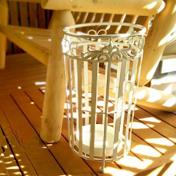 サイズ/約幅25×奥行25×高さ47cm重量/約1.4kg内容量/1個材質/スチール生産国/中国製●ホワイトアイアンが上品で落ち着いたデザインの傘ホルダーです。●時間と手間をかけて職人により丁寧に作られています。●丈夫なスチール製でありなが...