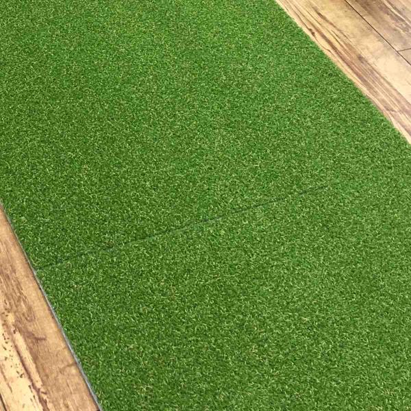 サイズ/約横50×縦50cm厚さ：約0.7cm内容量/18枚セット材質/表面：ポリプロピレン裏面：塩化ビニル樹脂生産国/日本製●室内用の人工芝タイルカーペット18枚セットです。●室内でのスリッパ履きや靴履きの空間におすすめです。●火がついて...