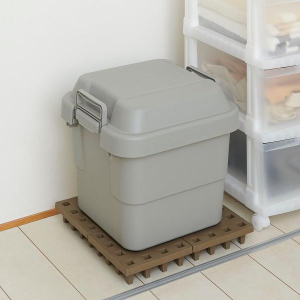 サイズ/約幅20.7×奥行20.7×高さ5cm幅・奥行重なりしろ：7mm（1枚あたり）重量/約0.19kg内容量/4枚材質/PP、PE生産国/日本製耐荷重/約300kg（1枚あたり）●湿気・カビ対策に役立つジョイントパレットです。●スペース...