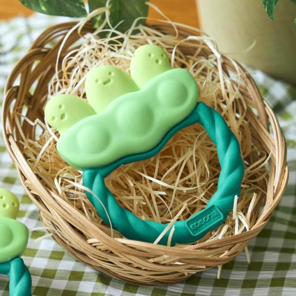 サイズ/約幅6.8×奥行1.7×高さ8.4cm重量/約26g内容量/1個材質/熱可塑性エラストマー生産国/韓国製耐熱温度/110度対象年齢/3か月頃から●お顔をのぞかせた3つの枝豆がキュートな歯がためです。●乳歯が生え始めるときの不快感を軽...