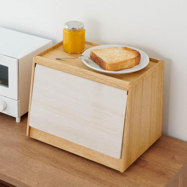 サイズ/約幅34×奥行24.5×高さ26cm重量/約1.4kg内容量/1個材質/天然木（桐材）表面加工：自然塗料生産国/日本製●調湿性に優れ、食パンの保存に最適な桐の食パンケースです。●片手で開閉できるフラップ式の収納扉を採用し、前から取り...