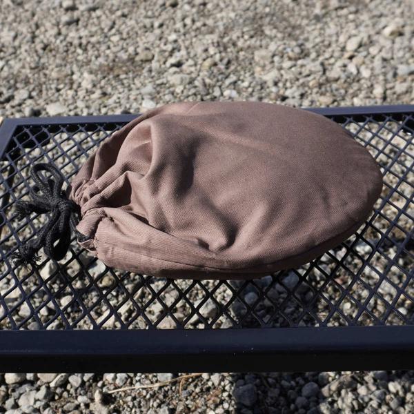 サイズ/湯たんぽ：約直径20.5×高さ6.4cm巾着袋：約幅24×長さ28cmキャリングケース：約幅23×長さ23×高さ7cm重量/湯たんぽ：485g容量/約1.2L内容量/湯たんぽ、巾着袋、キャリングケース材質/湯たんぽ：(本体)亜鉛メッ...