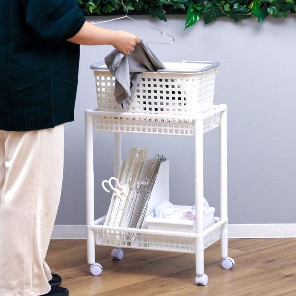 サイズ/約幅46.7×奥行31.8×高さ70cm重量/約1kg内容量/1台材質/ポリプロピレン生産国/日本製キャスター/付き耐荷重/バスケット1段あたり：約3kg組立状態/お客様組立品●収納に便利な2段タイプのランドリーワゴンです。●洗濯機...
