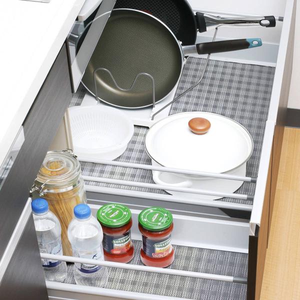 サイズ/約幅360×奥行45×高さ0.1cm内容量/1枚材質/（上面）PETアルミ蒸着フィルム、（本体）ポリエチレン成分/天然植物精油、ヨモギエキス、トウガラシエキス、シリカ生産国/日本製耐熱温度/60度●防虫加工が施された、イヤな虫を避け...