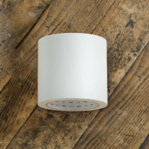 サイズ/約幅10cm×長さ40ｍ重量/約15g内容量/1個生産国/日本製●塗料メーカーと共同開発した、ペンキが塗れる幅の広い塗装下地用マスキングテープです。●このマスキングテープの上から塗装すれば、原状回復が必要な賃貸物件の壁紙でも好きな色...