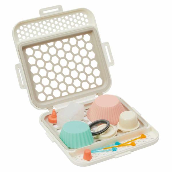 サイズ/約幅18×奥行2.3×高さ17.7cm内容量/1個材質/本体：ポリプロピレンネット部：シリコーンゴム生産国/中国製耐熱温度/100度食器洗い乾燥機/使用可能●小物をまとめて洗える食洗機用小物ネットです。●仕切り付きで大きさによって区...