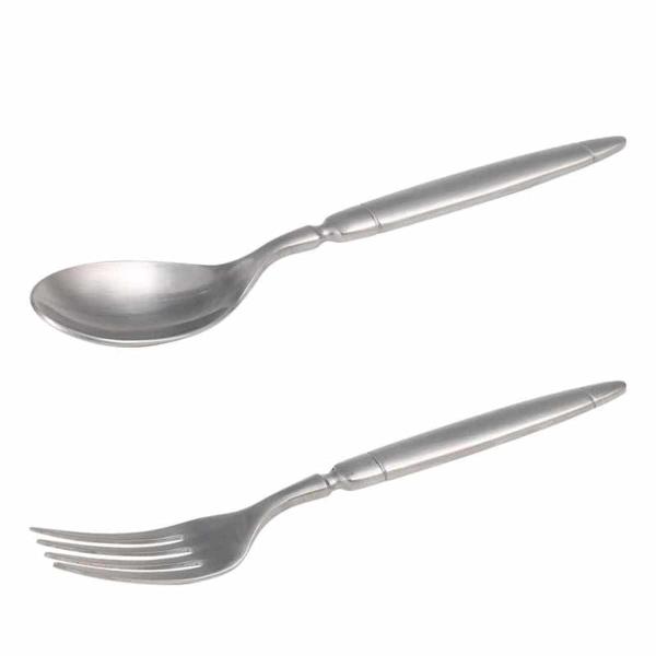 サイズ/スプーン:約高さ19.2cmフォーク:約高さ19.3cm内容量/１本材質/18-0ステンレス種類/スプーン、フォーク生産国/中国製食器洗い乾燥機/使用可能●使うほどに味わいが増す無骨なフォルムが印象的なディナースプーン、ディナーフォ...
