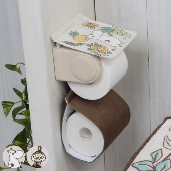 サイズ/約幅16.5×高さ25.5cm内容量/1個材質/ポリエステル100％種類/ムーミン、リトルミイ●優しいアースカラーが特徴のペーパーホルダーカバーです。●ムーミンとリトルミイの愛らしいデザインがさりげなく空間を彩ります。●簡単に取り付...