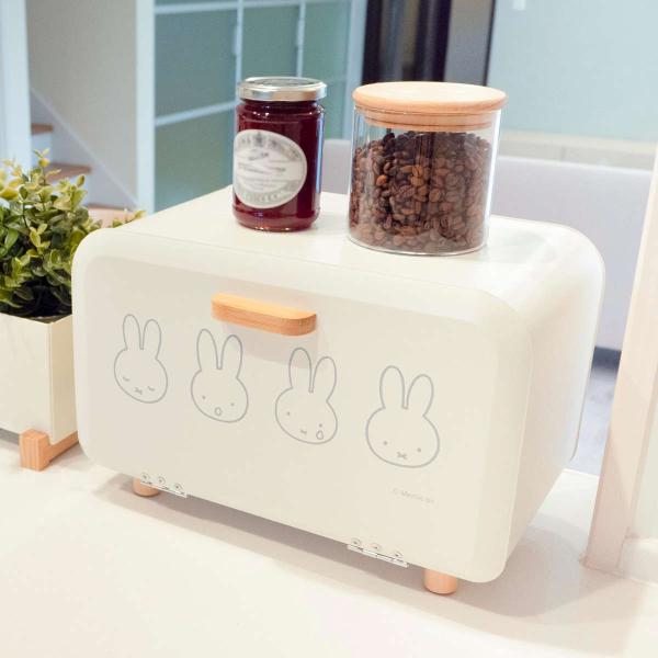 サイズ/約幅35.5×奥行23.5×高さ23.5cm※持ち手、脚含む容量/約14L内容量/1個材質/本体：スチール（粉体塗装）持ち手：天然木（竹）脚：天然木すべり止め：シリコーンゴム生産国/中国製天板耐荷重/約5kg（上面部の目安）●ナチュ...