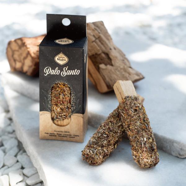 サイズ/約高さ10.5cm直径：約3cm内容量/1本材質/ペルー産パロサント（芯）／濃縮アロマオイル／バラの花びら／ラベンダーの花／シダー／オレンジの皮／ユーカリ／ローリエ／天然結合剤／塩生産国/アルゼンチン製●自然の要素を組み合わせて作ら...