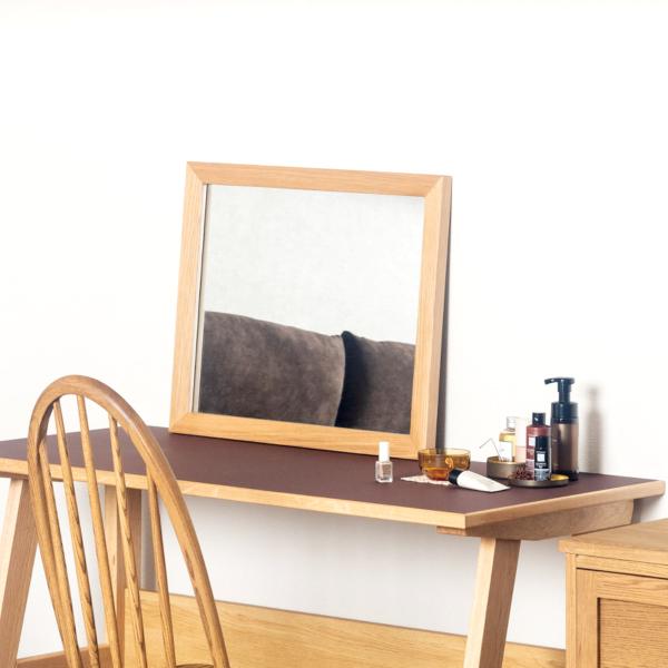 サイズ/約横50×縦60cm厚さ：約3cm内容量/1台材質/オーク無垢生産国/ベトナム製組立状態/完成品梱包サイズ/幅55×奥行66×高さ8cmお届け梱包数/1個口●温かみのある雰囲気が魅力的なミラー50×60cmです。●ナチュラルな色合い...