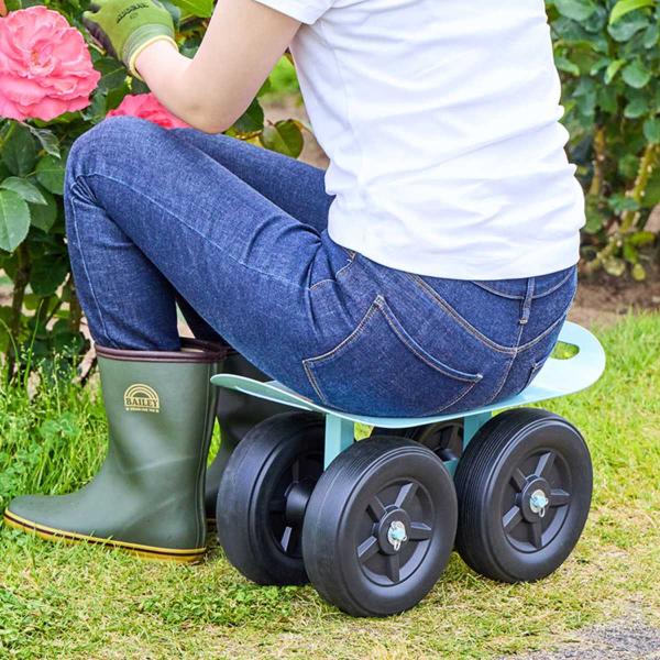 サイズ/約幅49×奥行22.5×高さ25.5cm重量/約3.4kg内容量/1台材質/本体：スチールタイヤ：プラスチック種類/アイスグリーン、インディゴブルー生産国/中国製耐荷重/約80kg●座ったまま作業ができるガーデンカートです。●膝や腰...