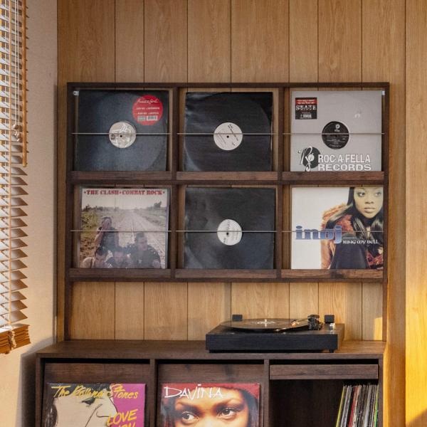 サイズ/約幅111×奥行5×高さ88.5cm重量/約4.6kg内容量/1台材質/本体：強化プリント紙化粧繊維板パイプ：ステンレス生産国/中国製組立状態/お客様組立品●「Arizona」シリーズの壁にディスプレイができるレコードラック（幅11...