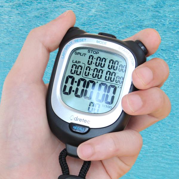 サイズ/約幅5.8×奥行2.1×高さ8.3cm重量/約70g電池を含む内容量/1個●大画面で視認性の良いストップウォッチです。●うっかり水の中に落としてしまった時も安心なIPX7防水仕様です。●汚れたらサッと水で洗い流すこともできます。●操...