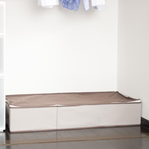 サイズ/約幅92×奥行42×高さ18cm持ち手を含まないサイズ内容量/1個材質/本体：ポリプロピレン不織布中芯：紙生産国/中国製●炭加工シートをはさんだ3層構造で、汗のニオイや加齢臭を消臭します。●大切な着物一式を、汚れやホコリから守りなが...