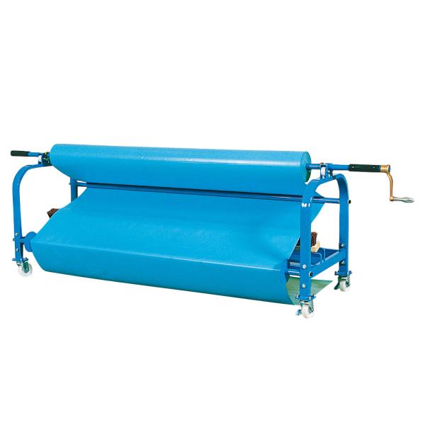 サイズ/約幅163×奥行51×高さ56.8cm重量/約35kg内容量/1台材質/フレーム：スチールパイプメラミン焼付ブラシ：シダキャスター/付き●フロアシートを体育館などに敷く・巻取る際の効率を高められる専用機です。●足元には移動・設置が簡...