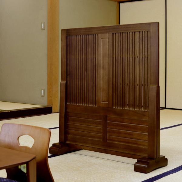サイズ/約幅90×奥行29.5×高さ101cm内容量/1台材質/天然木（桐）塗装組立状態/お客様組立品●和の趣を感じられる天然木製の衝立です。●お部屋の間仕切りや目隠しをしながらも、和室の雰囲気を壊しません。●ご家庭用としてはもちろん、飲食...