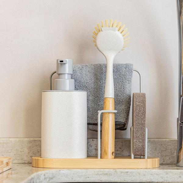 サイズ/約幅22×奥行8.6×高さ25cmブラシ：幅24×奥行6.5×高さ6.3cmボトル：幅7.8×奥行5.5×高さ18cmスポンジ：幅7.3×奥行10.8×高さ2cmクロス：幅24×奥行2×高さ0.1cm容量/ボトル容量：350ml内容...