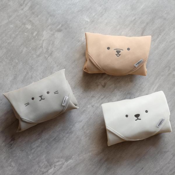 サイズ/約幅36×奥行36×高さ5cm内容量/1枚材質/表地、裏地：ポリエステル100％面ファスナー：ナイロン100％種類/イヌ、シロクマ、ネコ生産国/中国製●色々な形の弁当箱を風呂敷のように包むことができて、保冷効果もある多機能ラッピング...