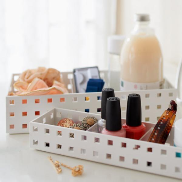 サイズ/約幅14×奥行28×高さ6.3cm重量/約240g内容量/1個材質/ABS樹脂種類/ホワイト、ブラウン、ブラック生産国/日本製耐熱温度/70度耐冷温度/-20度●小物や雑貨を分別収納　「BRICKS」9003 280ミドルMサイズで...