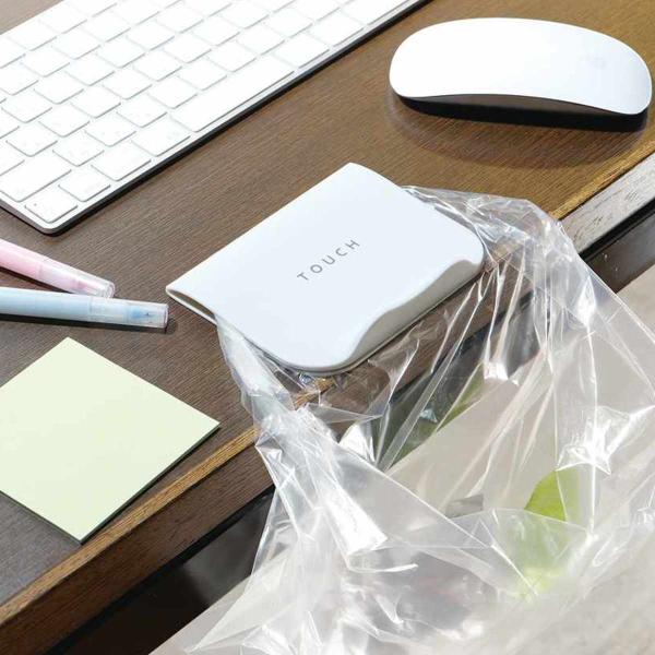 サイズ/約幅11×奥行8×高さ1.5cm内容量/1個生産国/中国製食器洗い乾燥機/使用可能●ペタッとくっつくゴミ入れです。●シンクに貼り付けて、ポリ袋をはさむだけで簡単にセットできます。●キッチンだけでなく、書斎やリビングても使うことができ...