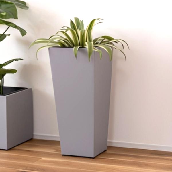 サイズ/約幅33×奥行33×高さ72cm内容量/1個材質/繊維板（セメント仕上げ）ポリプロピレン生産国/ベトナム製●コンクリート調のプランターカバーです。●幅33×高さ72cmハイタイプ【8号サイズ】です。●植物を鉢のまま入れるだけで空間を...
