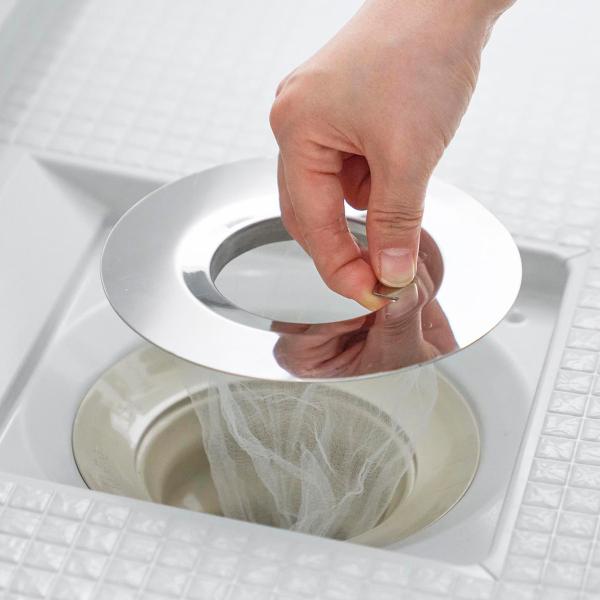 サイズ/約幅14×奥行14×高さ1.4cm開口部：7.8cm重量/約102g内容量/1個材質/本体：ステンレス(SUS-304)生産国/中国製●汚れた水切りネットにできるだけ触れずに交換できる、浴室用排水口ネットホルダーです。●取っ手部分を...