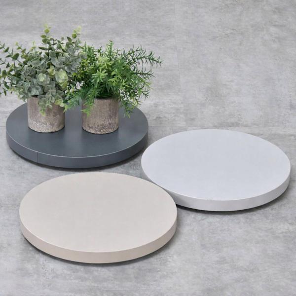 サイズ/約高さ3.5cm直径：約30cm重量/約1.5kg内容量/1個付属品：滑り止めシール4枚材質/中質繊維板にメラミン貼り種類/ベージュ、ダークグレー、ライトグレーキャスター/付き耐荷重/25kg組立状態/完成品●重たい鉢植えも、軽い力...