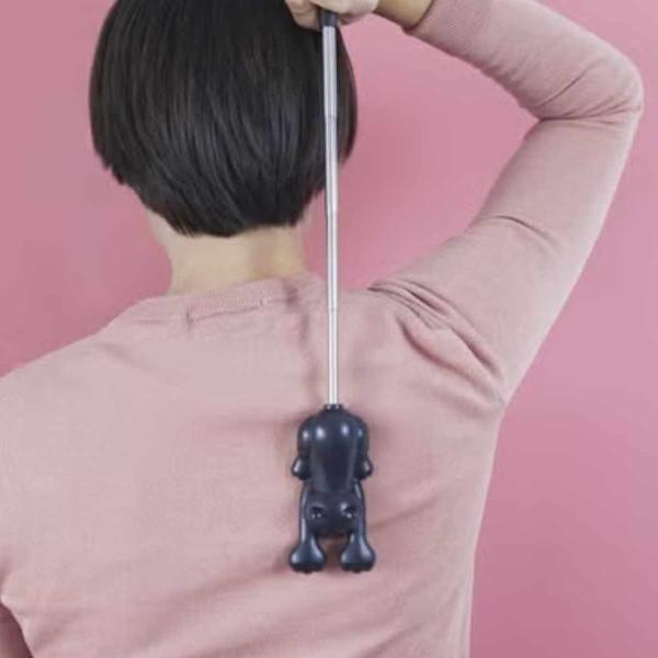 サイズ/約幅5.5×奥行3.8×高さ22cm伸ばしたときの最長：約44.5cm内容量/1個材質/ABS・ステンレス生産国/中国製●ネコモチーフの愛らしい背中かきです。●手の届かない部分までしっかり届いて心地よく刺激できます。●尻尾のように伸...