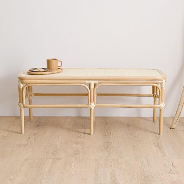 サイズ/約幅107×奥行40×高さ43cm内容量/1台材質/材質：ラタン（籐）、天然木塗装：ラッカー塗装生産国/インドネシア製組立状態/完成品●ホテル品質のラタンベンチ 幅107cmです。●通気性抜群で脱衣所にもおすすめです。●玄関・リビン...