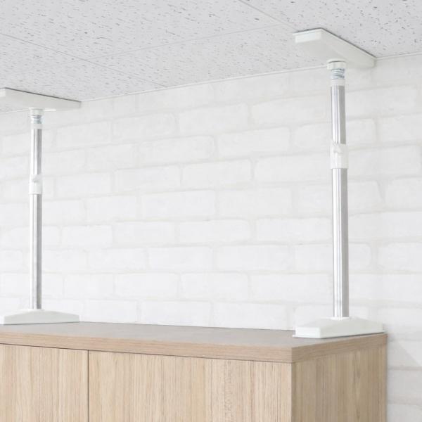 サイズ/約幅24.5×奥行き5.8×高さ45〜65cm内容量/2本セット材質/ステンレス巻きスチール、アルカリ乾電池、ABS樹脂、TPR生産国/中国製●家具と天井の間に設置することで、家具の転倒を防止できる耐震ポールです。●取り付け範囲は4...