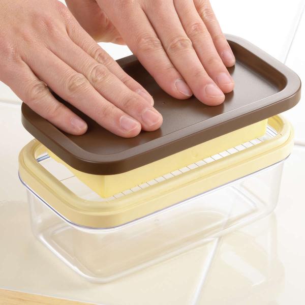 サイズ/約幅16.5×奥行9.5×高さ6.8cm重量/約152g内容量/本体、ワイヤープレート（バターカッター部）、フタ：各1個材質/本体：AS樹脂バターカッター枠：ABS樹脂バターカッターワイヤー：18-8ステンレスフタ：ポリエチレン生産...