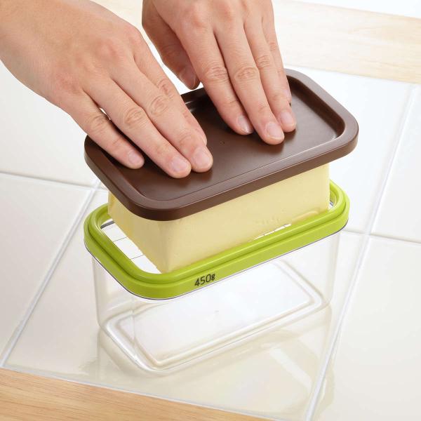 サイズ/約幅16.5×奥行9.5×高さ10.2cm重量/約218g内容量/本体、ワイヤープレート（緑）、ワイヤープレート（黄）、フタ：各1個材質/本体：AS樹脂バターカッター枠：ABS樹脂バターカッターワイヤー：18-8ステンレスフタ：ポリ...