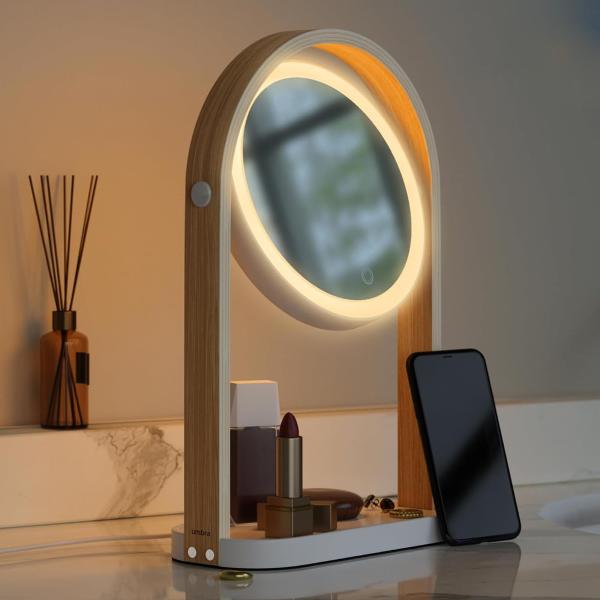 サイズ/約幅12×奥行25×高さ38cm内容量/1個材質/ガラス、ポプラ材、スチール、ABS樹脂生産国/中国製電源/USB給電式（タイプC）※USBケーブルは別売りです ●柔らかな曲線デザインがお洒落なミラーです。●360度回転の両面ミラー...