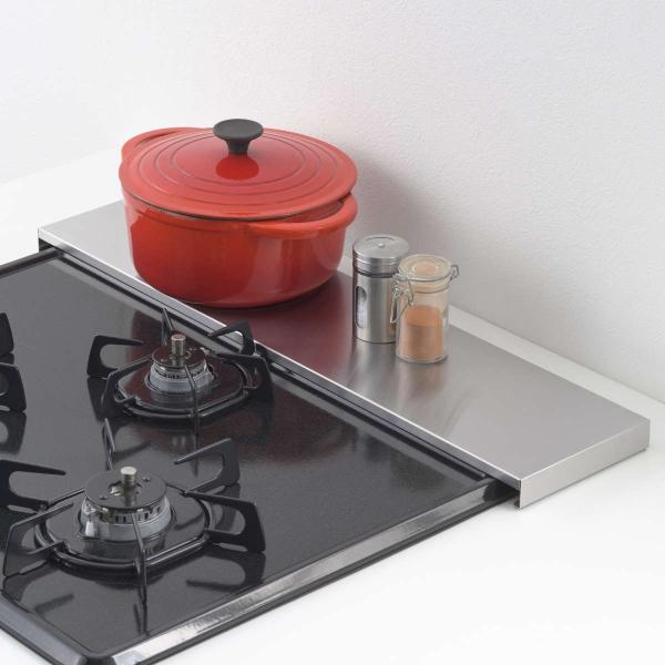 サイズ/約幅62.7×奥行15×高さ2.8cm重量/約748g内容量/1個材質/本体：ステンレスクッション：ポリウレタン生産国/日本製耐荷重/10kg対応サイズ/幅60.7cm以内、高さ1.5cm以下のコンロ●油はねや食材の落下を防ぎ、排気...