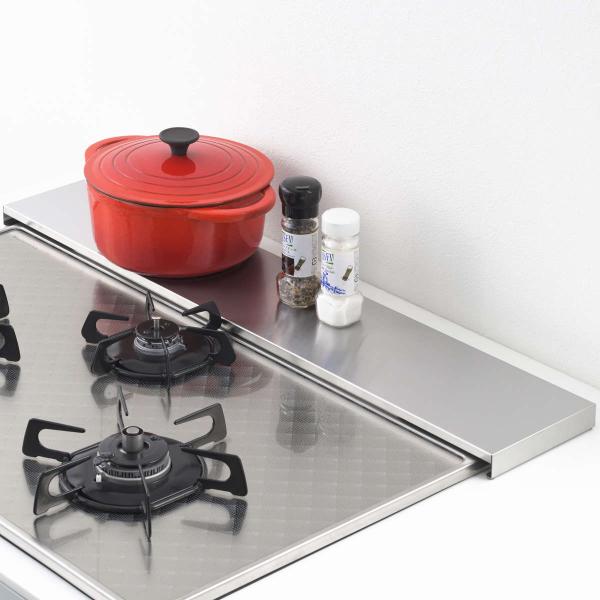 サイズ/約幅77.7×奥行15×高さ2.8cm重量/約918g内容量/1個材質/本体：ステンレスクッション：ポリウレタン生産国/日本製耐荷重/10kg対応サイズ/幅75.7cm以内、高さ1.5cm以下のコンロ●油はねや食材の落下を防ぎ、排気...