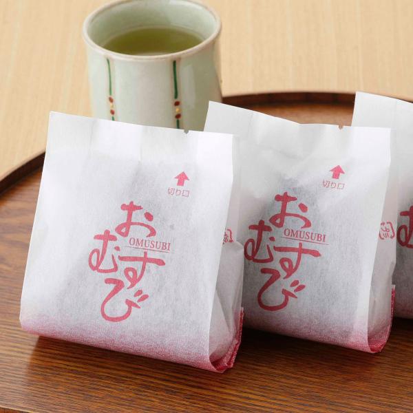 サイズ/約横9×縦15cm重量/約85g（セット）内容量/50枚材質/ポリプロピレン・紙生産国/日本製●しっとり海苔の直巻きおにぎりが作れるおむすびパックです。●海苔がごはんの水分を程よく吸収してしっとりと馴染み、乾燥を防いで風味を保ちます...