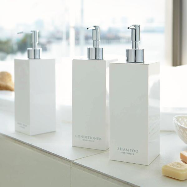 ●置き型タイプのディスペンサーの販売ページです。●フタがガバっとすべて外れるので、お手入れや詰め替え作業がラクラクです。●詰め替え用パックを袋ごとそのままボトルに入れることもできます。※詰め替えパックは400ml以内のものが対応です詰め替え...