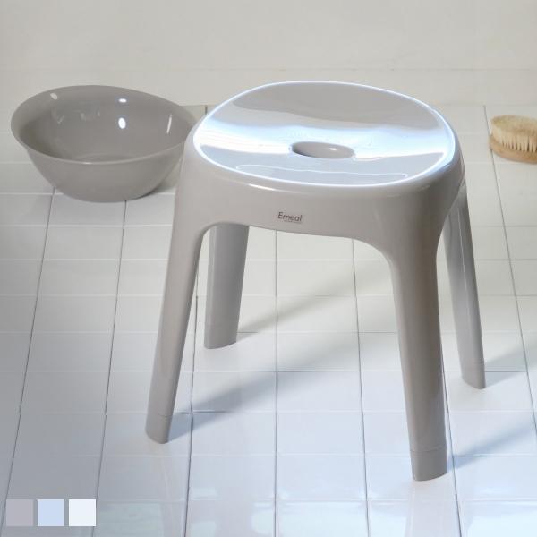 ●使いやすさ・洗いやすさにこだわった風呂椅子35cm、湯桶の2点セットです。●抗菌効果のある銀イオンを配合しているので、いつでも清潔を保てます。●風呂椅子は浴槽に掛けて乾燥・収納ができ、効率的に水垢やカビの発生を抑えます。●湯桶は、なめらか...