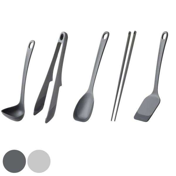 ●お玉、菜箸、トング、スプーンヘラ、ターナーの5点セットです。●フチが鍋のカーブにフィットして、軽い力で最後まですくえるお玉です。●手にフィットして、つかみやすい菜箸です。●大きな食材も、小さな食材もつかみやすいトングです。●ヘラはへらとス...