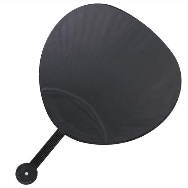 大きいサイズでデコレーションしやすいうちわです。持ち手部分も黒色！商品サイズ（単位mm)：400×287×4mmセット内容：本体のみ1個重量（ｇ）：55材質：柄：PP　シール：紙包装形態：ヘッダー付き袋入り包装サイズ：W2×H300×D50...