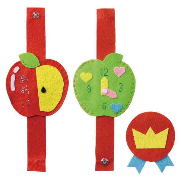 フェルトでつくる！腕時計みたいなかわいいネームタグ！フェルト素材で作る、腕時計風デザインのネームバンド工作キットです。手首に装着できる仕様のため落としにくく、園外活動やイベント時の名札として安心して使用できます。表面は時計あそび感覚で楽しめ...