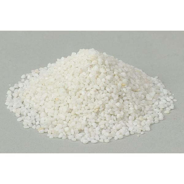 グラスサンドアートに使えるカラフルなゼオライト商品サイズ（単位mm)：1粒約3〜6cmセット内容：本体×１1個重量（ｇ）：210材質：ゼオライト包装形態：チャック付袋入り包装サイズ：W40×H100×D145mm販売単位：個生産国：中国箱の...