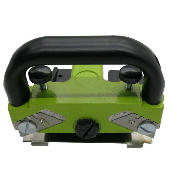 用途　長尺シートのジョイント部をスムーズにカットできます。　大きなマイナスドライバーで替刃交換。　黒のネジ部をまわして角度調整です。※元々綺麗な状態ではないので神経質な方はご遠慮ください。材質：アルミニウム規格：約135×110×105mm...