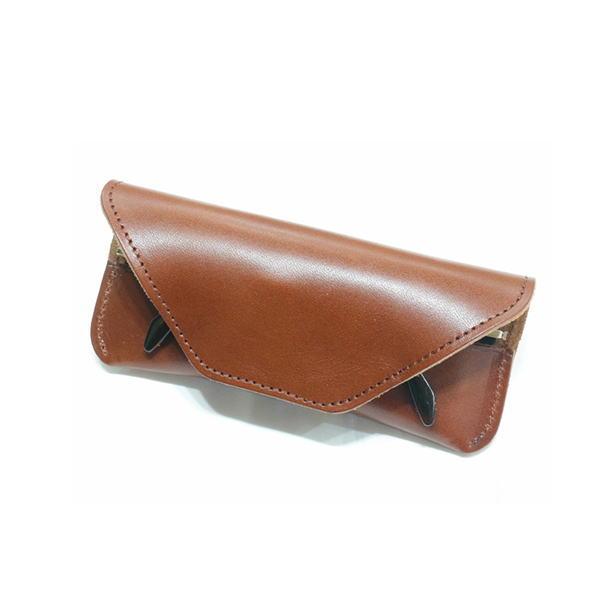 素材：栃木レザー（牛革）仕様中に潰れ防止のレザーを入れてます。サイズ幅：16cm高さ：7cm重量：55g