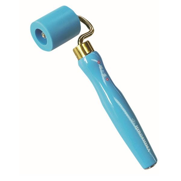 持ち手を絞った持ちやすい形状です。限定okinawaカラー