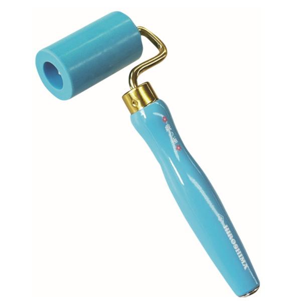 持ち手を絞った持ちやすい形状です。限定okinawaカラー