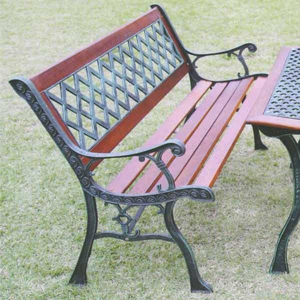 特長：設置環境により塗装の剥離及びサビ等が生じます。長期に渡り屋外使用をご希望の方は、より耐久性に優れている材質をお勧め致します。（例/チーク材、アルミ鋳物、他）サイズ：W1270×H800×D625×SH420mm重量：36.0kg材質：...