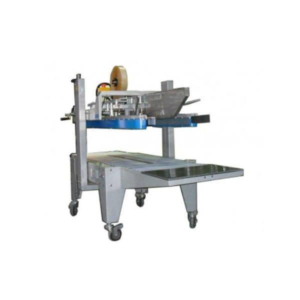 場所をとらずにコンパクト。製、封函作業を素早く手軽に。機械重量：約180kg機械寸法：L2120mm×W950mm×H1450mmテーブル寸法：入り口側710mm　出口側410mmパスライン高さ：560〜740mmケースサイズ：　L150m...