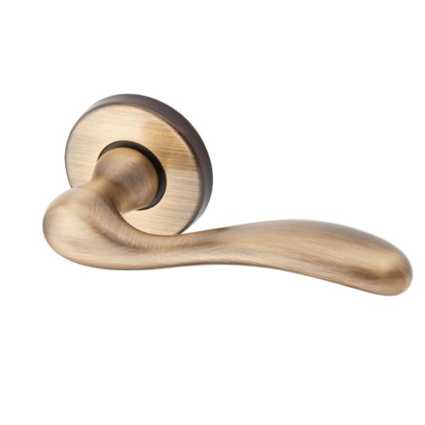 材質：真鍮仕上：アンティークブラスバックセット：51mm扉厚：31〜40mmレバー本体：MADE IN ITALY